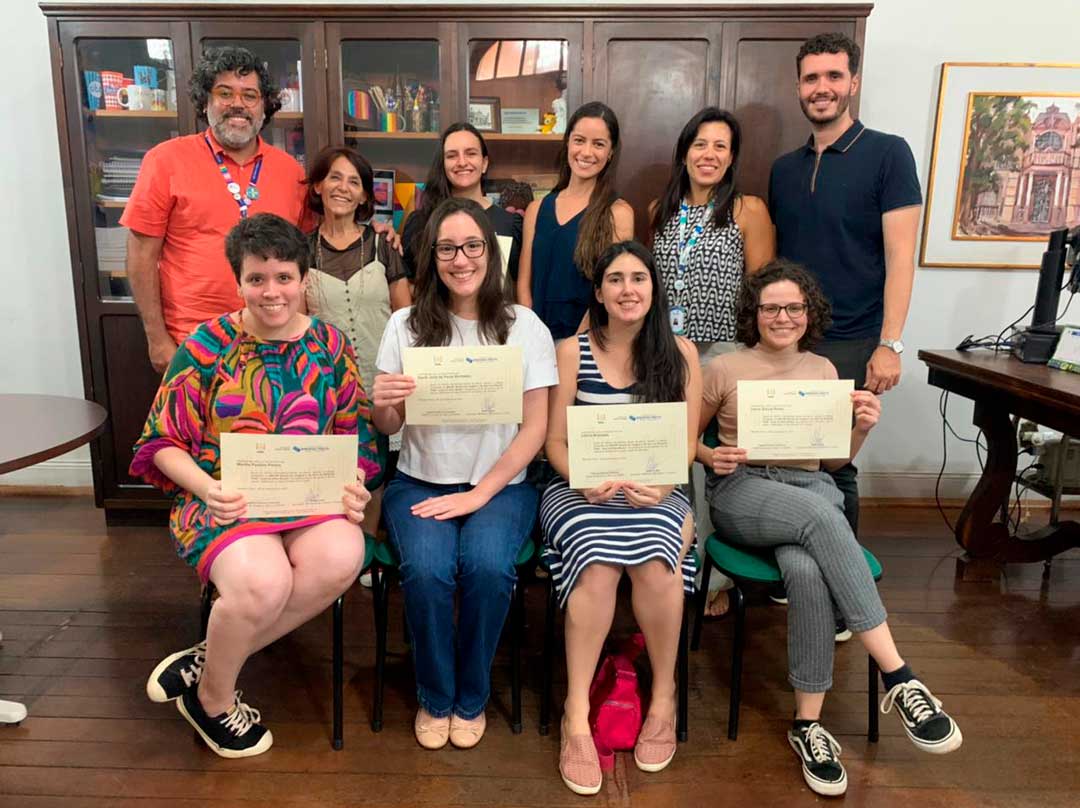 Cultura entrega certificados de conclusão dos estagiários do MIS